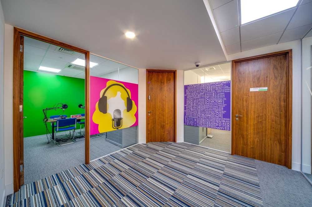 7 Business Advantages to Having a Bromley Serviced Office | by Amy ...
