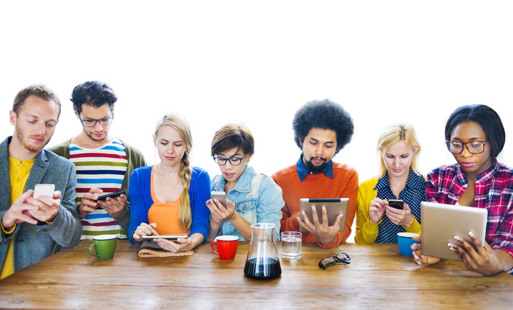 10 TIPS TO SURVIVE FOR THE FIRST YEAR AT COLLEGE | by How2Update | Medium