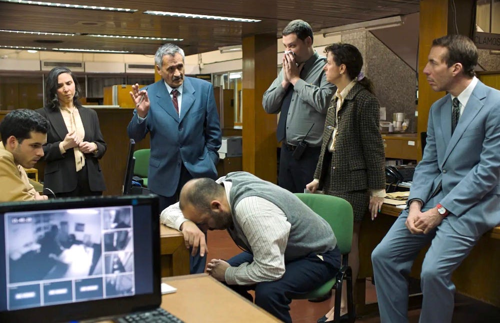 Los Delincuentes, de Rodrigo Moreno | by Marcela Barbaro | Leedor | Oct ...