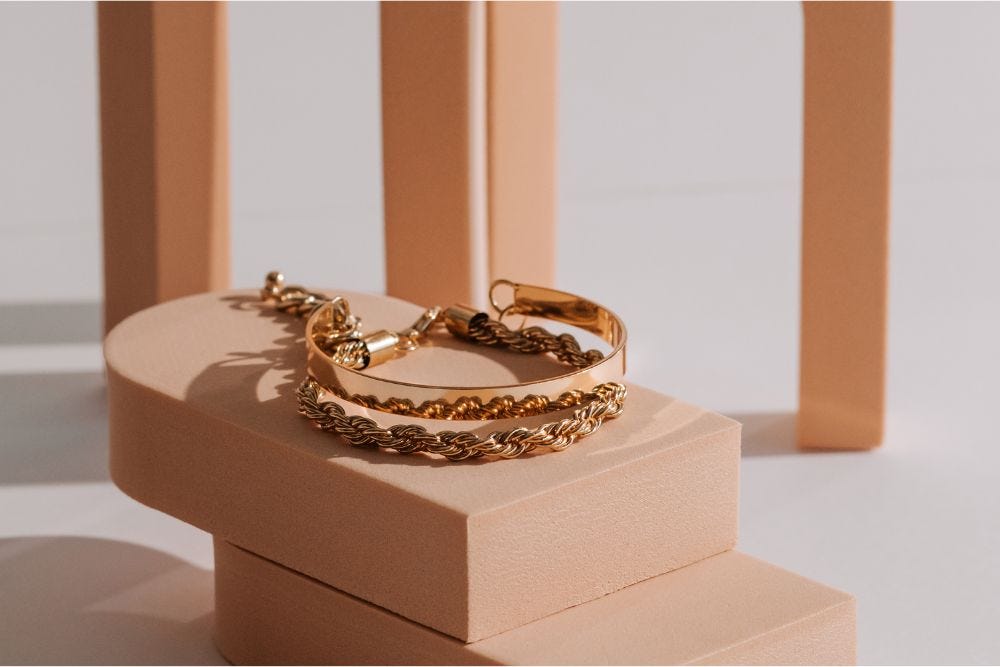 The Ultimate Guide to Styling Gold Jewellery | by Chrris | Sep, 2023 ...