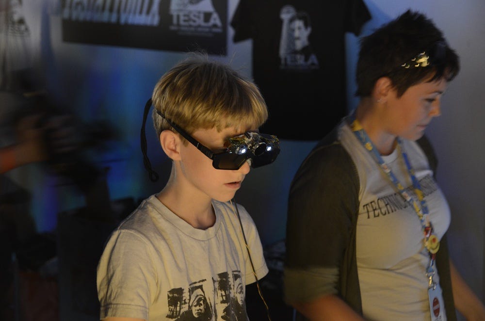 After Six Years Of Development, TiltFive Launches AR Gaming Goggles ...