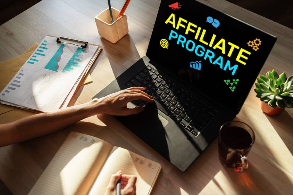 Nick Oldfield Hull — Advantages of Affiliate Marketing for your ...