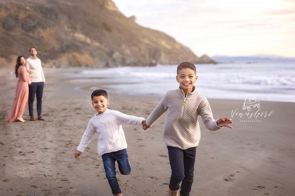 3 Reasons to Hire a Professional Family Photographer - VenusGirl - Medium