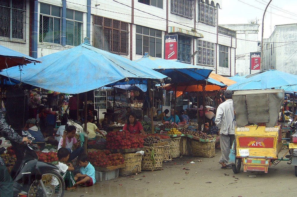 Infrastruktur Pasar Tradisional Yang Memakan Badan Jalan dan Pelayanan ...