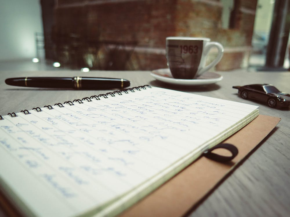 Plan, Edit, Explain and Repeat: The PEER Collaborative Language Model Brings a Humanlike Process ...