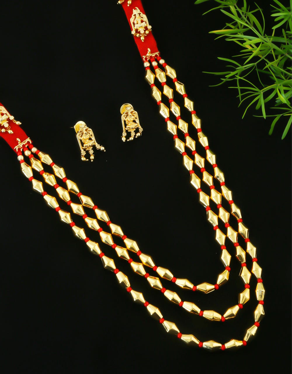 Try out the Elegance of Rani Haar to hone the Limelight | by ...