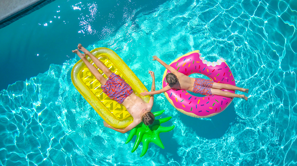 Summer Essentials: Stay Cool and Connected On The Go | by Urban Refined | Jun, 2024 | Medium