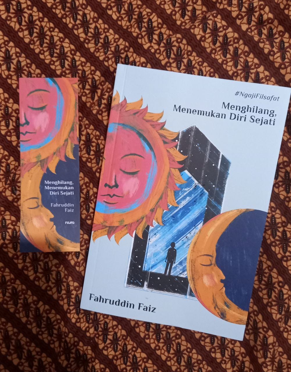 Review Buku: Menghilang, Menemukan Jati Diri | by Meutia Faradilla | Medium