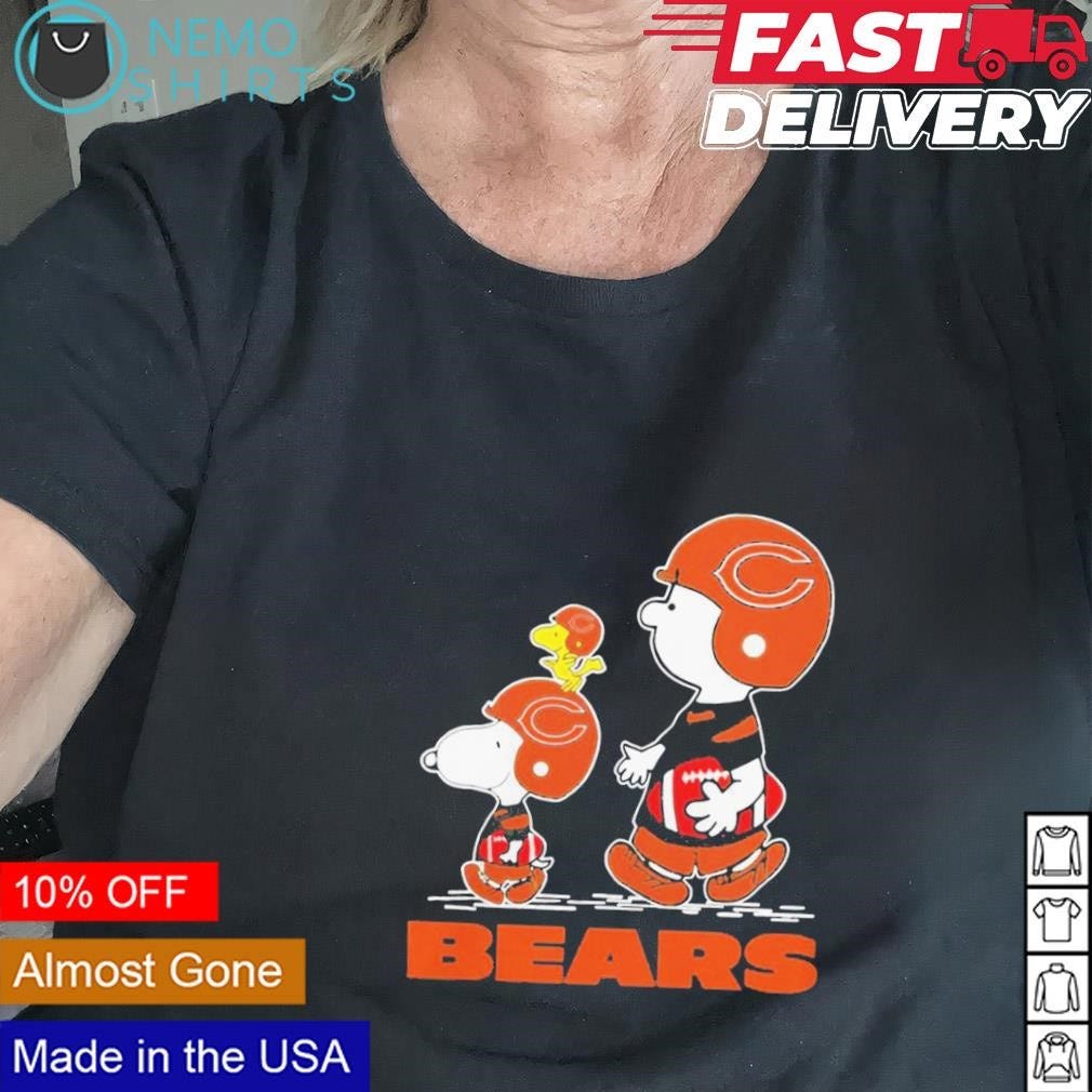 Official Snoopy and Charlie Brown Chicago Bears football shirt | by ...