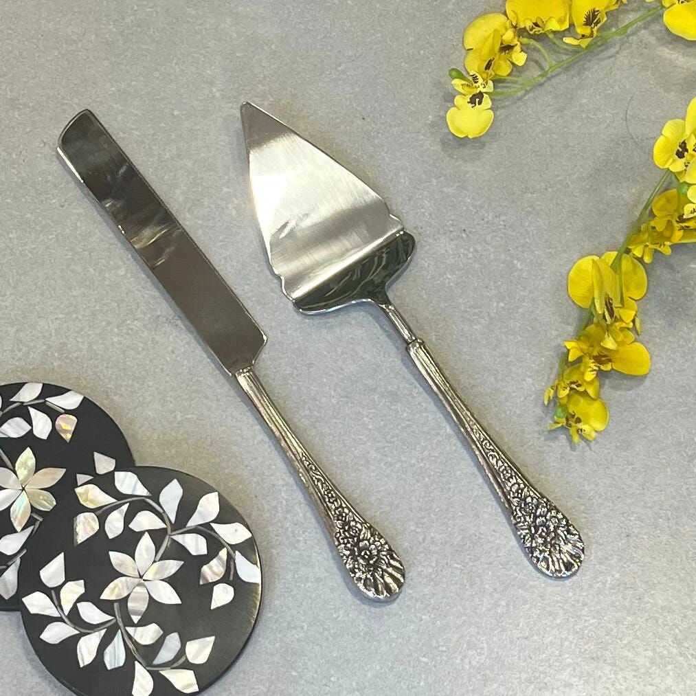 Silver Antique Cake Server & Knife Set - Inarahomedecorindia - Medium