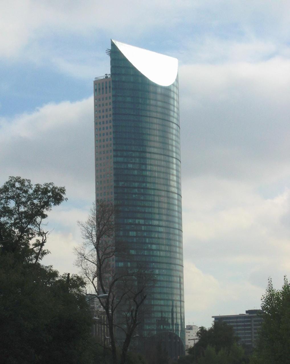 CDMX: 5 datos curiosos de la Torre Mayor. | by J. C. Mefistófeles | Medium