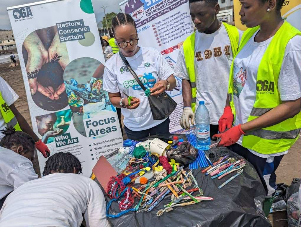 Empowering People on the Move Through Environmental Waste Upcycling in ...