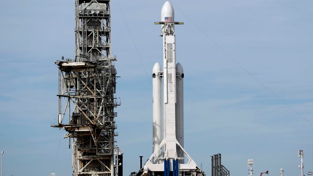 Showtime for SpaceX’s Big New Rocket With Sports Car on Board | by Sam ...