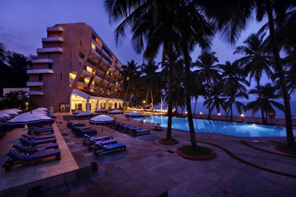 Why Is It Better to Spend Money on Luxury Hotels in Goa? | by Bogmallo ...