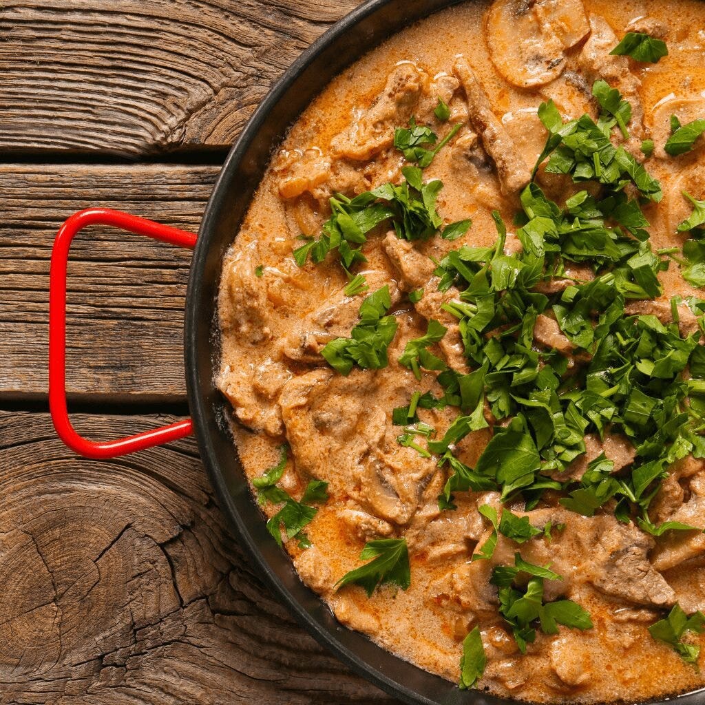 Strogonoff Vegano: Sabor Clássico, Consciência Ética | by Maira Lessing ...