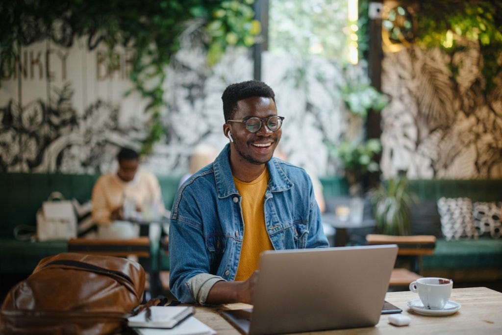 Key Differences Between EOR and PEO | by Emmanuel Umoren | Employer of ...