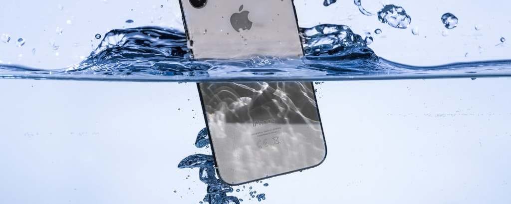 iPhone Liquid Damage - Jackrichen - Medium