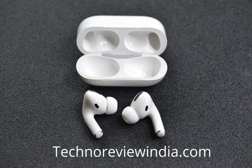 Latest 6 Best Earbuds For Small Ears | by Reviewindiatech | Medium