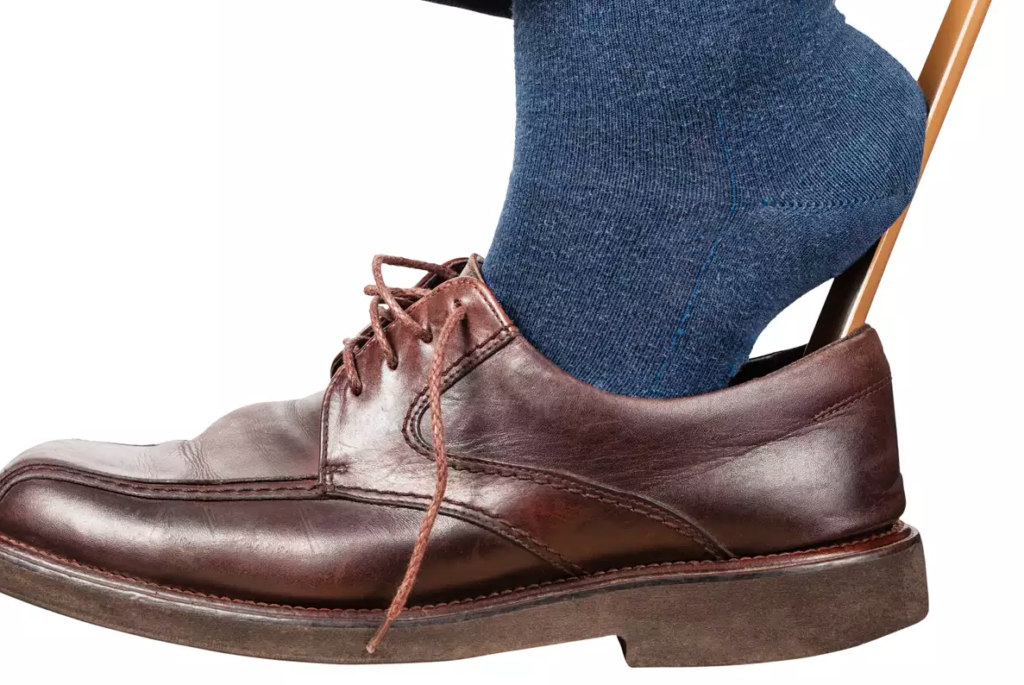 How to use shoe horn ?. To use a shoe horn, hold the handle and… | by ...