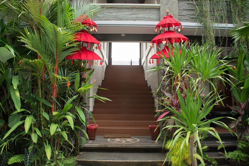Review The Galuh Pekutatan Rekomendasi Hotel Dekat Pantai Pekutatan di ...