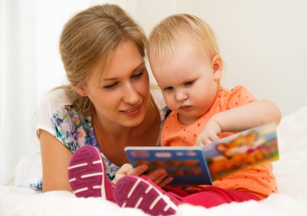 do-you-know-how-reading-benefits-your-baby-by-myshadesofyellow-com