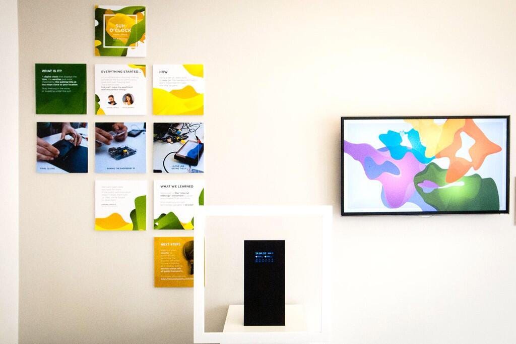 How Long Are You Going to Wait at the Bus Stop? Less than a Minute ...