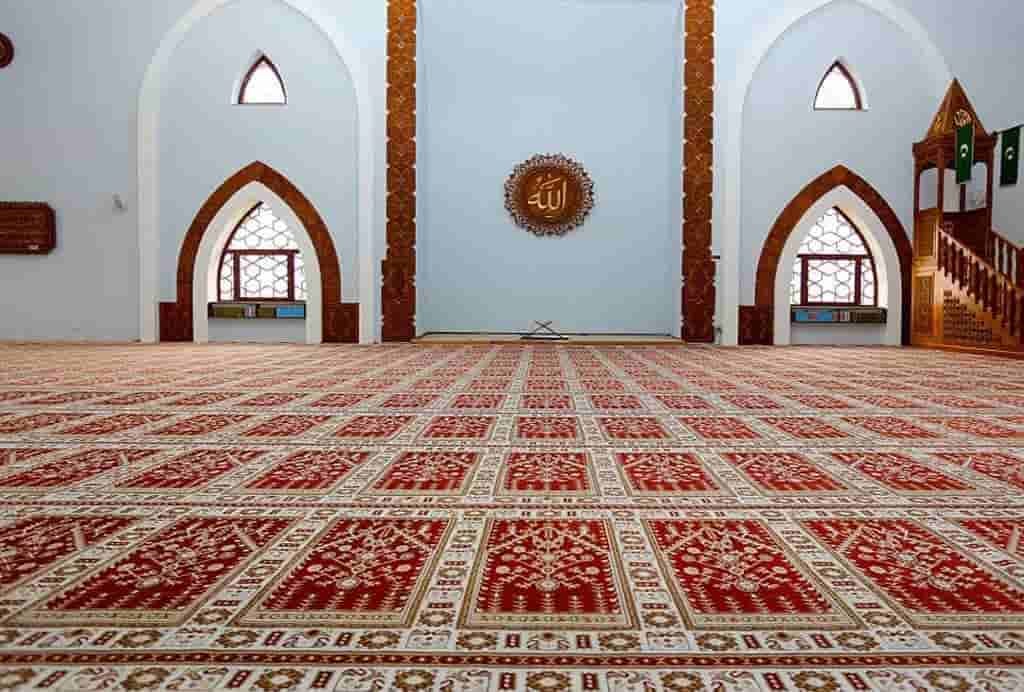 Enhancing Spiritual Spaces: The Significance and Beauty of Mosque Rugs ...