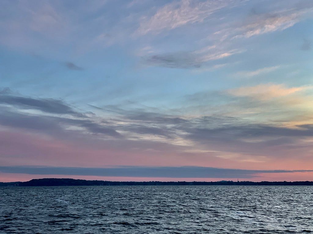 Langit dan Laut. Aku tenggelam lebih dalam mendekap… | by utami | Medium