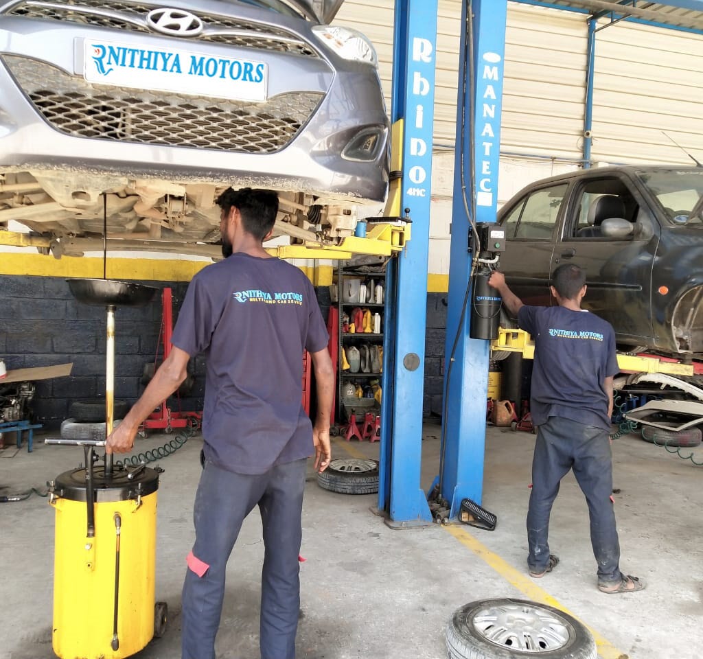 Things To Consider When Going for A Car Paint | by Nithiyamotors | Medium