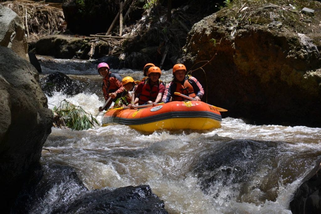 Rafting di Pujon Batu Malang. Pujon adalah salah satu kecamatan di ...