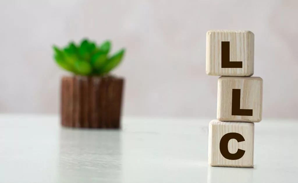 ¿Que es una LLC?. Una LLC, o Limited Liability Company… | by Rely | Medium