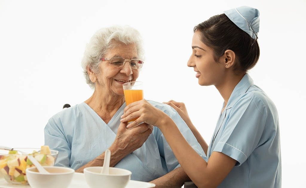 8 RESPONSIBILITIES OF A CARETAKER FOR ELDERLY | by Homeelderlycare Com ...