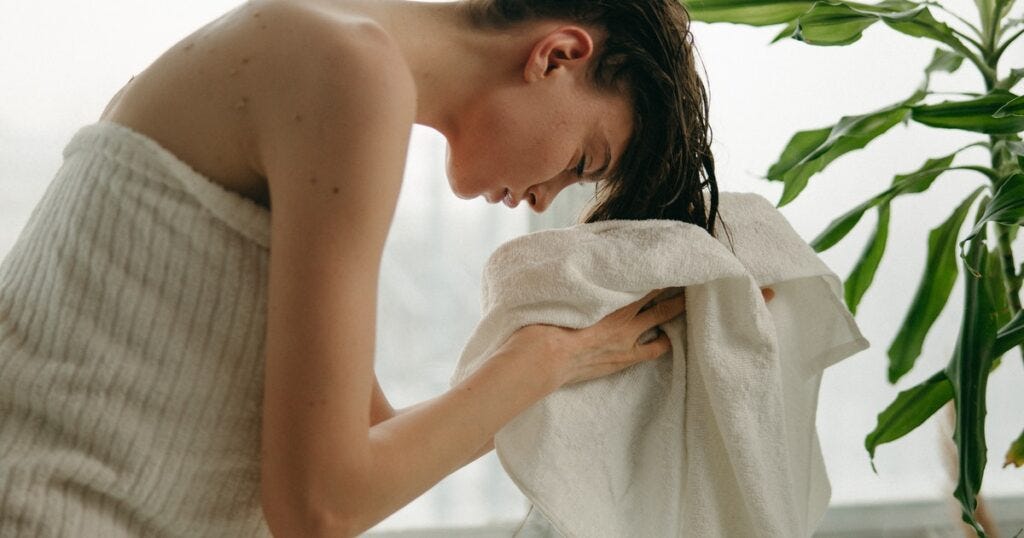 WHAT ARE THE MAIN MISTAKES WHEN WASHING YOUR HAIR? DISCOVER 8 TIPS ON ...