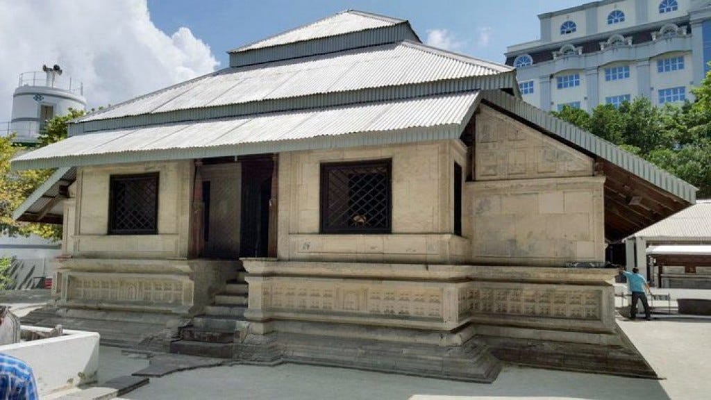 Ultimate guide to Coral Stone Mosques of the Maldives | by Wiki ...