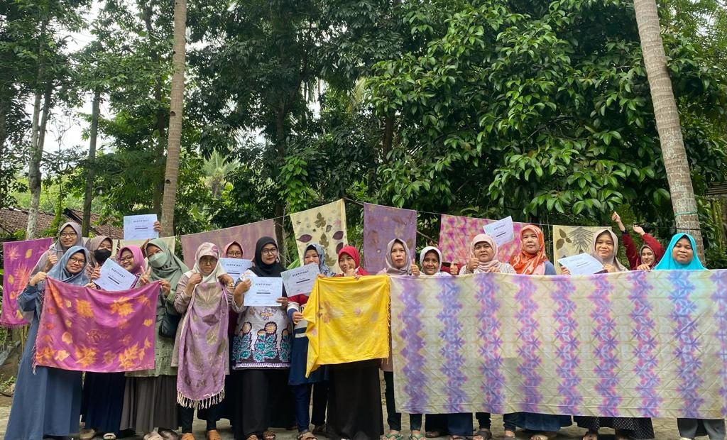 Pembuatan Batik Ecoprint Dengan Beberapa Teknik | by Anggraeni Indah ...