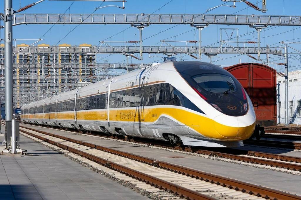 The road mastered by a Chinese. In China, the network of railroads with ...