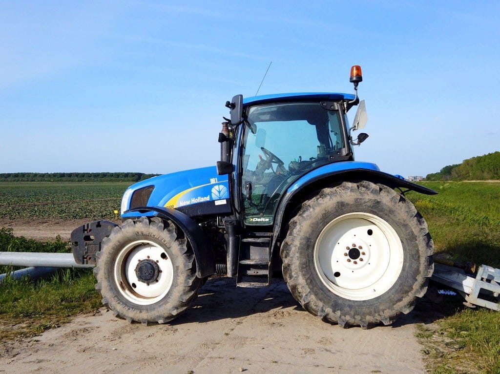 A Comprehensive Analysis Of Electric Tractor Review | by Autonxt | Medium