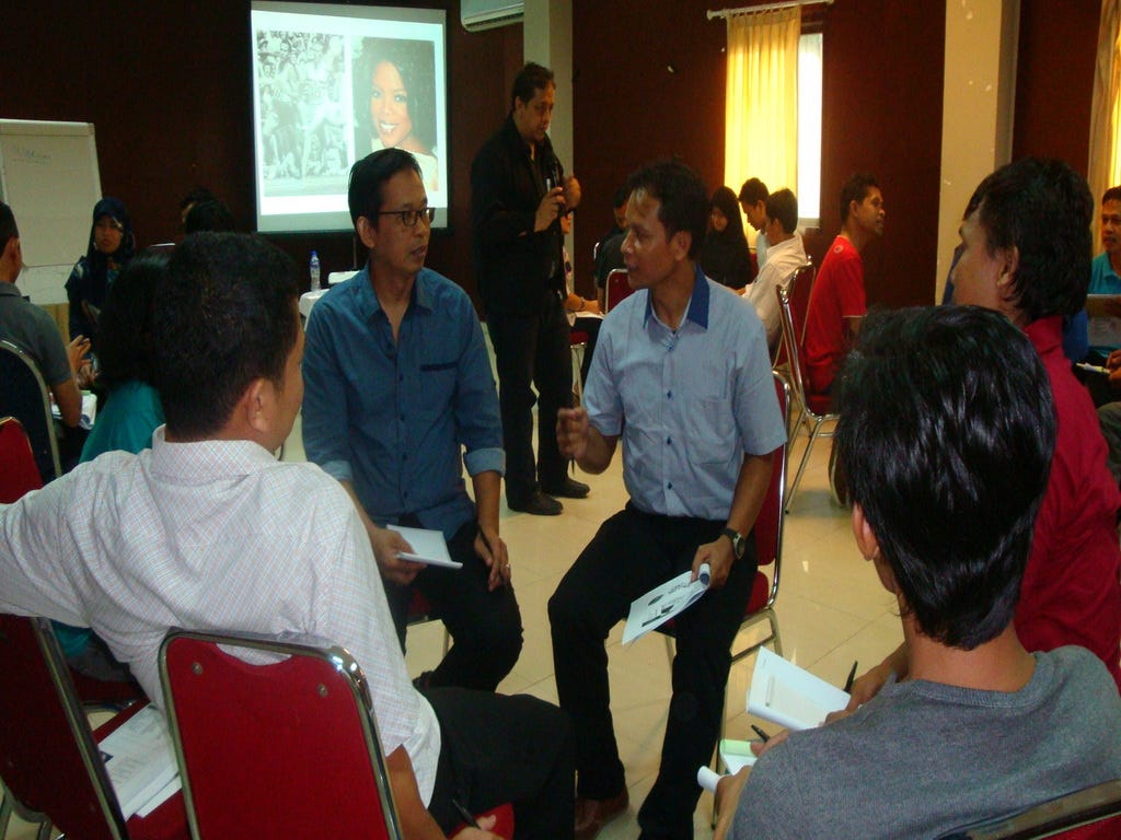 Pentingnya Pendidikan Politik untuk Generasi Muda | by Bale Training | Medium