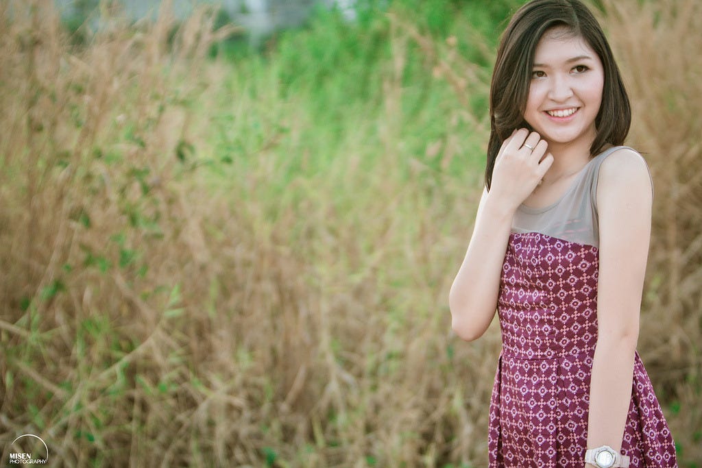 Follow me - Ho Thi Hai - Medium