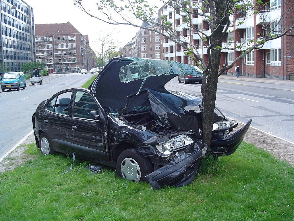 car crash - Ketawain saja - Medium
