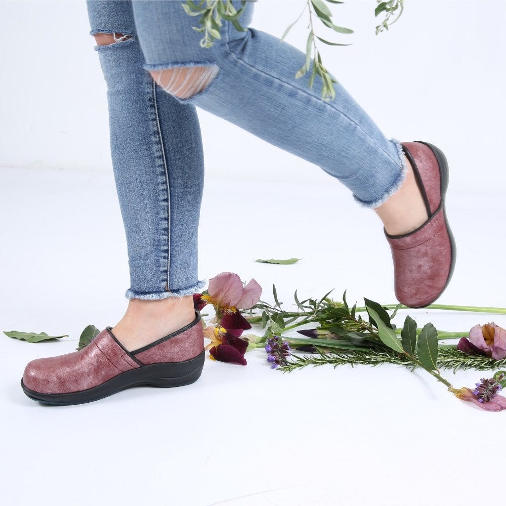 The Ultimate Guide to Comfy Work Shoes for Women: A Fusion of Style and ...