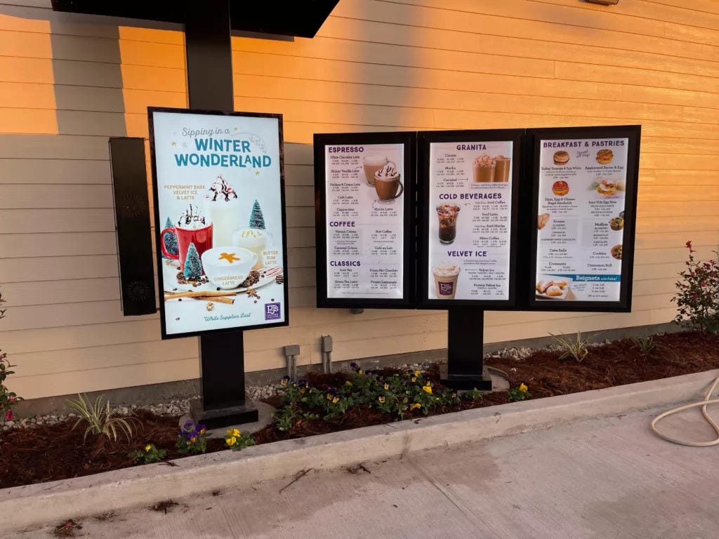 The Digital Menu Revolution in Quick-Service Restaurants | by Menuboard Manager | May, 2024 | Medium