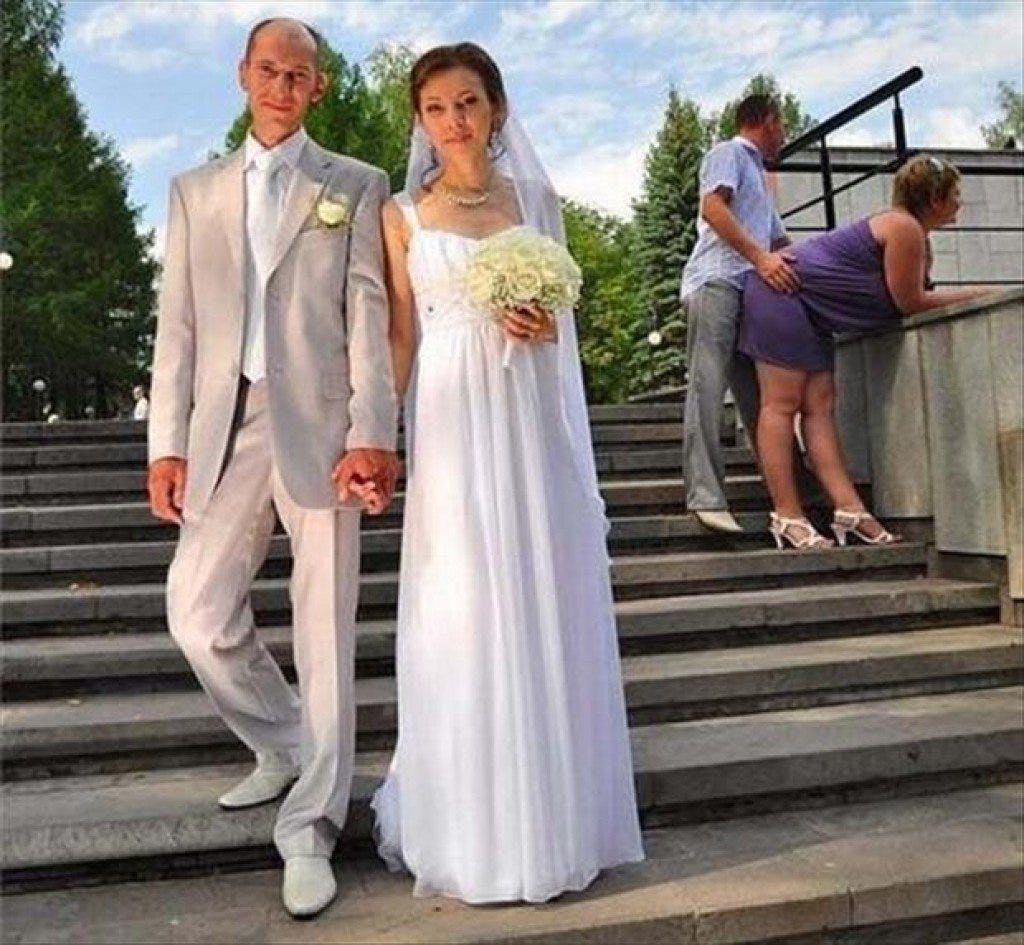 Amazing 20 Wedding Photos You Can’t Unsee : Trends | by Trending News ...