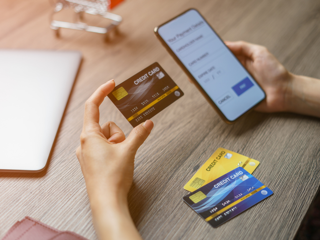 Transacciones en Línea y Bienestar Financiero | by PRODUCTOS DE CREDITO | Medium