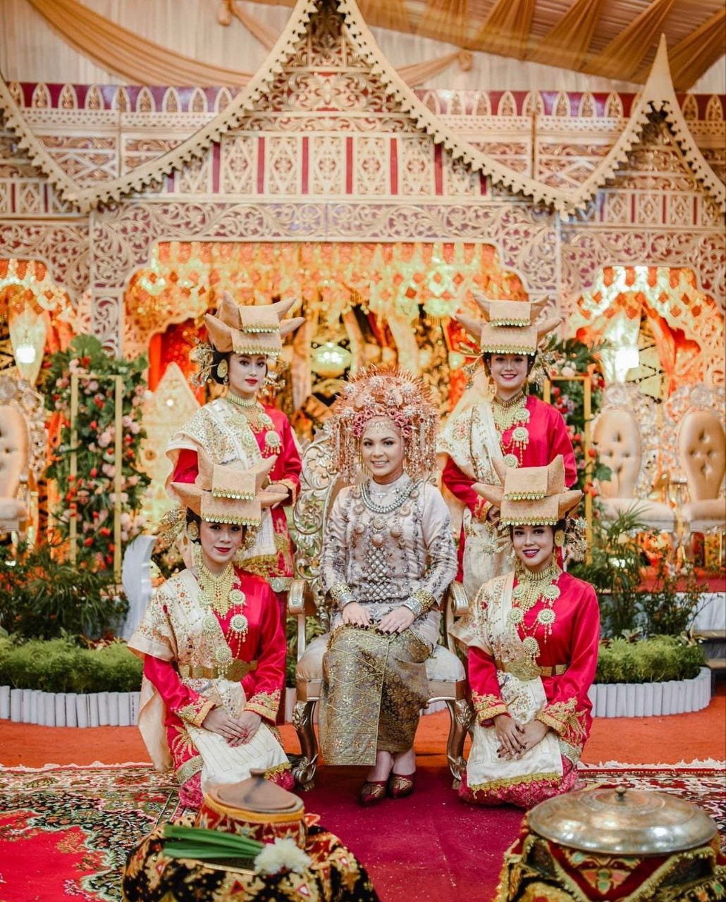 Unraveling The Fascinating Matrilineal Society of Minangkabau | by ...
