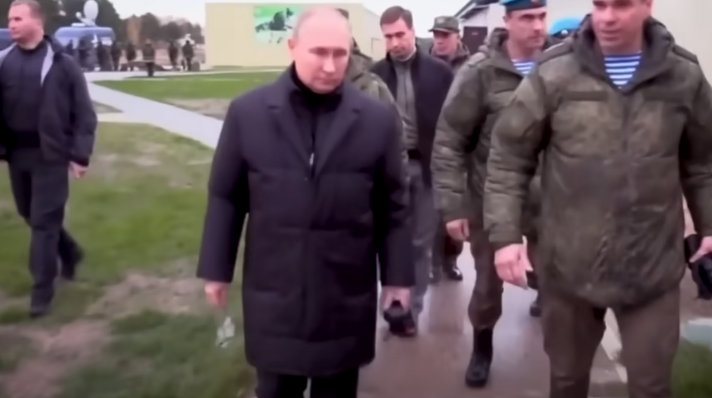 Behind the Facade: The Complex Unity of Russian Oligarchs and Siloviki ...