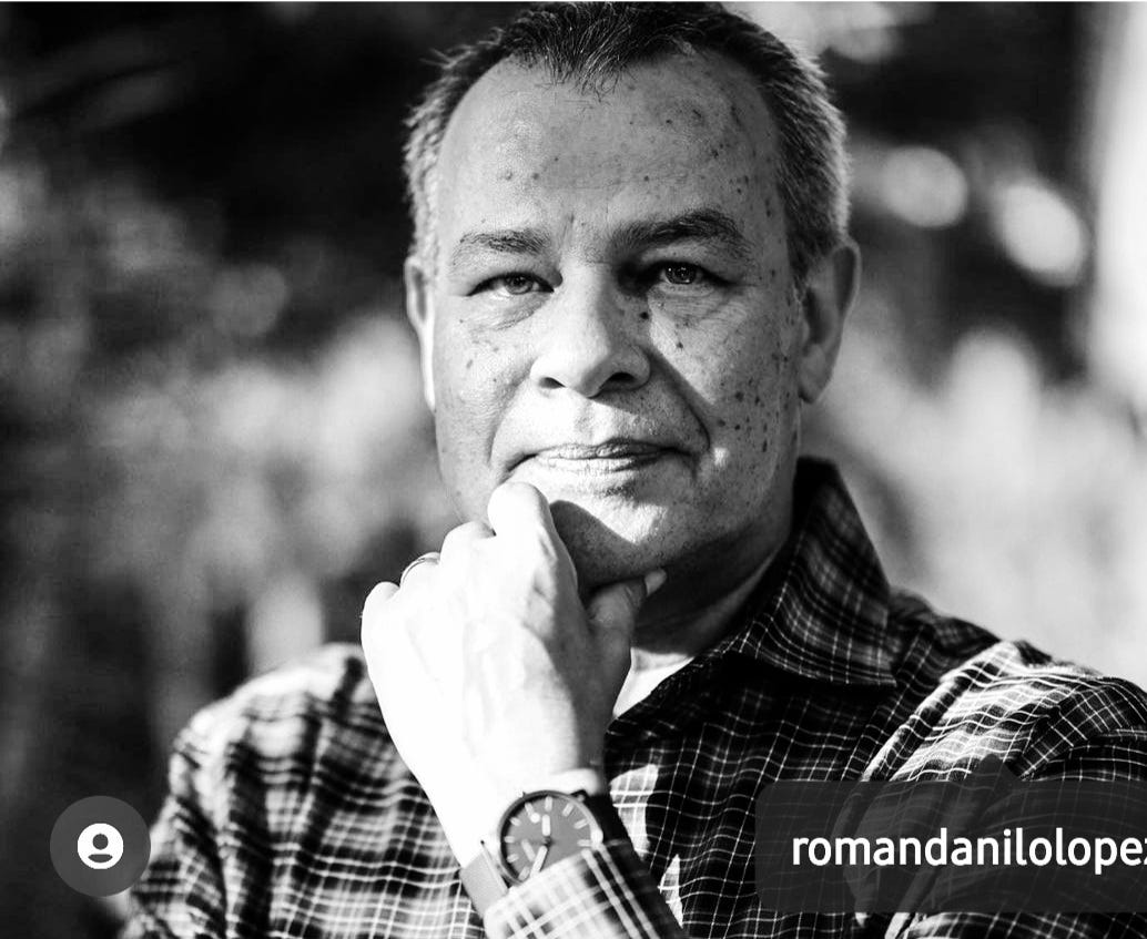 Antiques Shop. A man lives and dreams a revolution and… | by Danilo ...