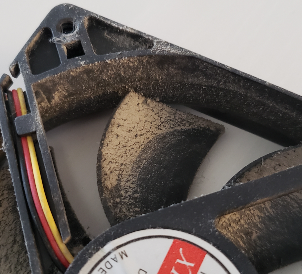 Aerodynamics of a dusty fan. Some thoughts and analysis of the flow ...