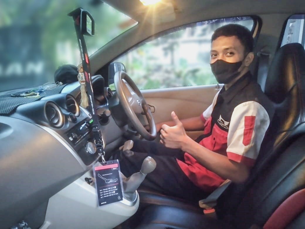 Tips Mengemudi yang Berguna untuk Orang Pendek | by Support TJM | Medium