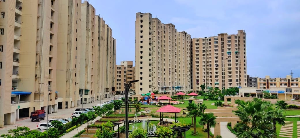 Plots and apartments for sale in Noida and Greater Noida | by Dm ...